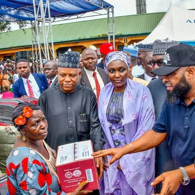 VICE PRESIDENT SHETTIMA VISIT NIGER STATE AS NEMA DELIVER RELIEF ITEMS ...